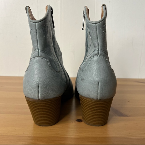 Indigo | Shoes | Indigo Rd Adeleo Powder Blue Western Cowboy Boots ...